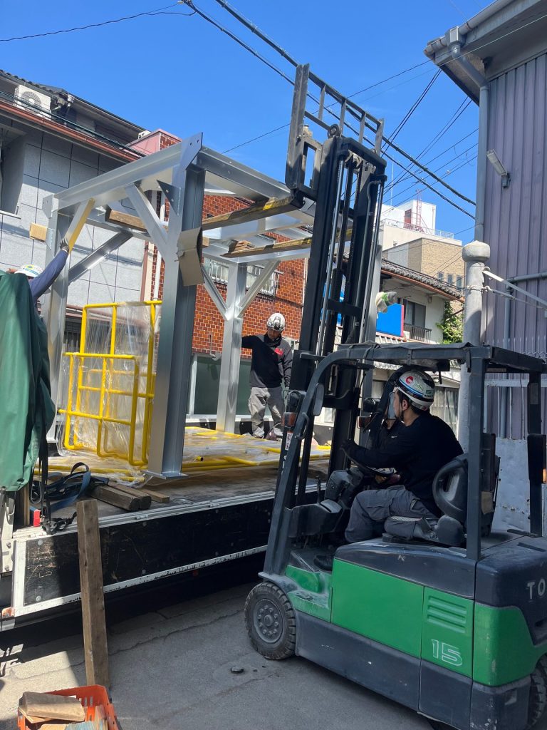 工場ラインの金属異物除去にはマグネット!必要な理由とメリット お役立ちコラム 金属異物除去や粉体輸送設備、各種産業機械卸、プラント設備